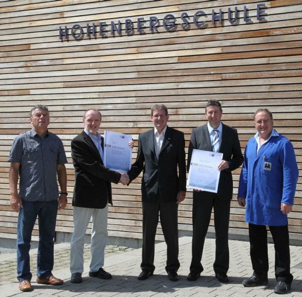 Fridinger Hohenbergschule erhält Urkunde