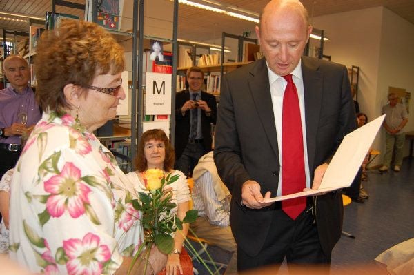 Angela Trigg gibt den Jersey-Komiteevorsitz ab