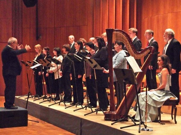 Chor und Instrumente sorgen für Romantik