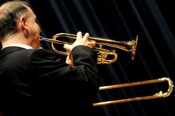 Berliner Philharmoniker zelebrieren mit Blech und feinster Bläserkunst