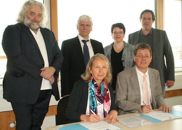 Auerbach-Stiftung: "Virenjäger" Avira fördert Stiftungsprofessur