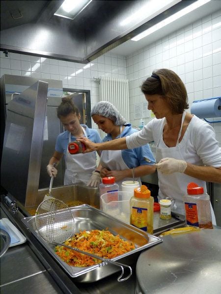 Schüler kochen für Schüler