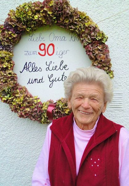 Mit 90 Lenz‘ fährt Maria Renz noch immer gerne ihren Benz