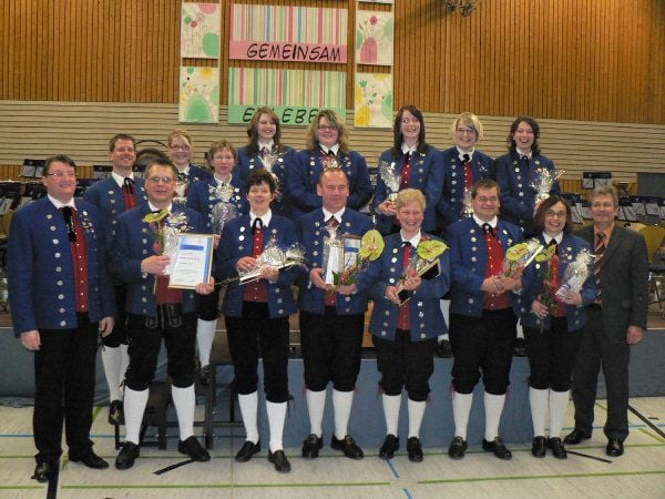 Dirigent Reiner Manz erhält goldene Dirigentennadel