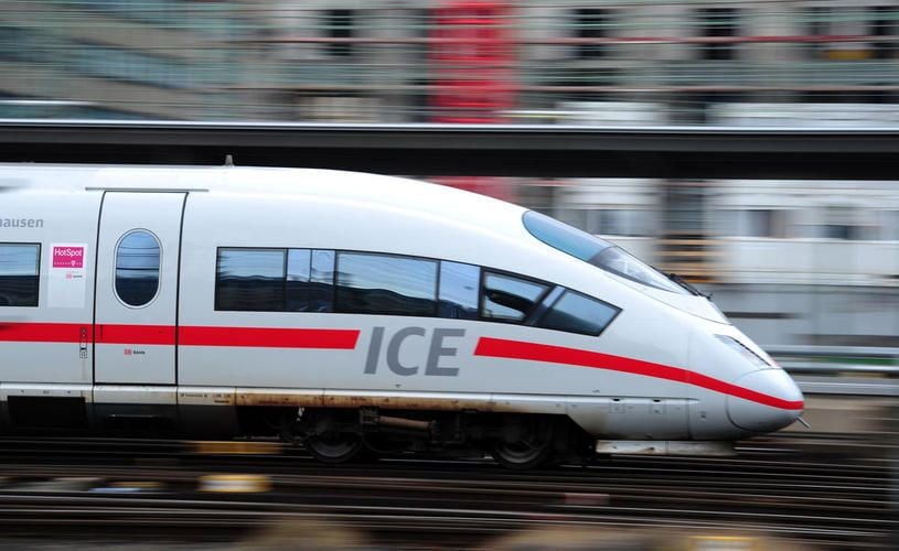 ICE im Bahnhof Basel entgleist