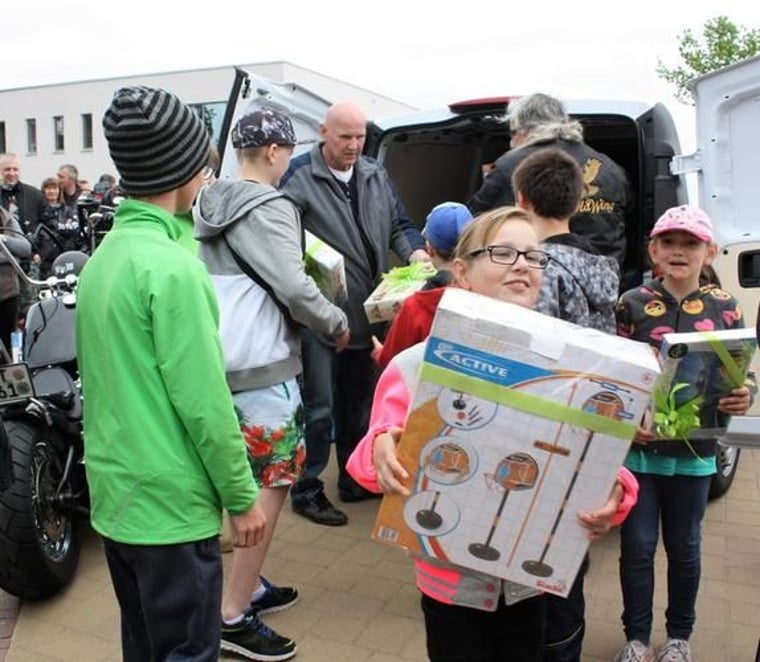 Harte Typen beweisen ganz weiches Herz