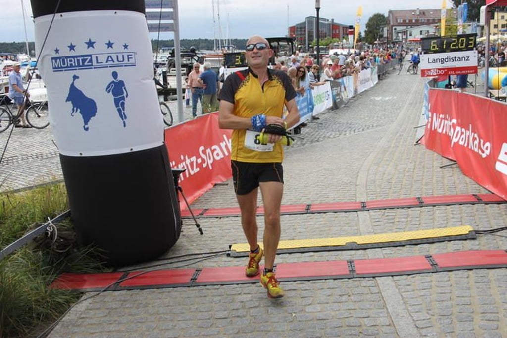 Jan Prochaska gewinnt den 16. Müritz-Lauf