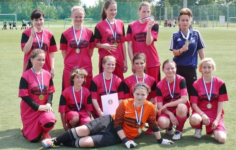 Bronze für junge Warener Kickerinnen