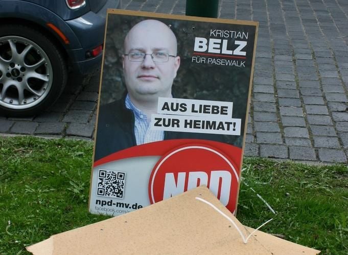 Dürfen die NPD-Plakate noch hängen?