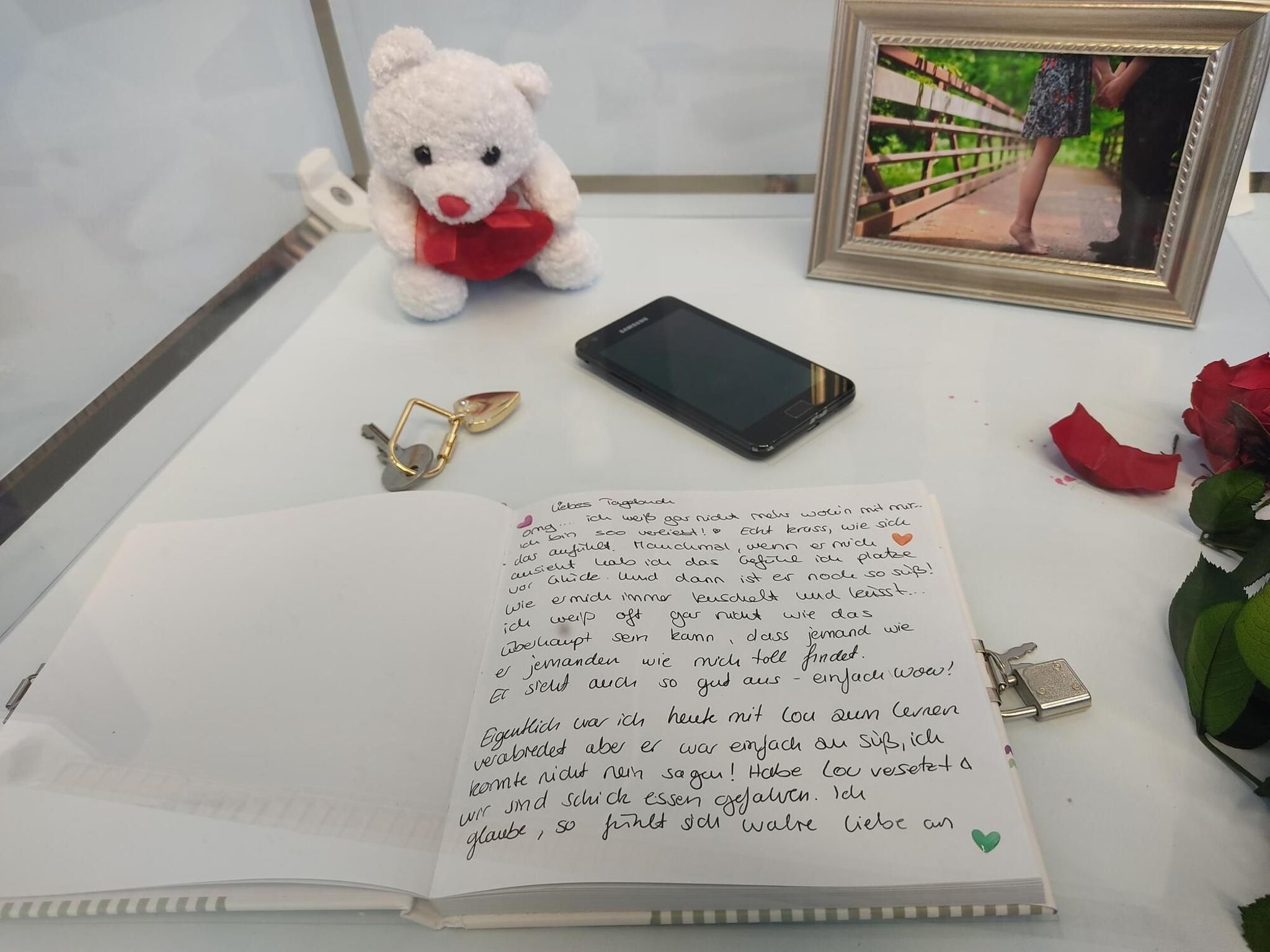 Loverboy-Masche: Ausstellung klärt auf, wie junge Frauen in ...