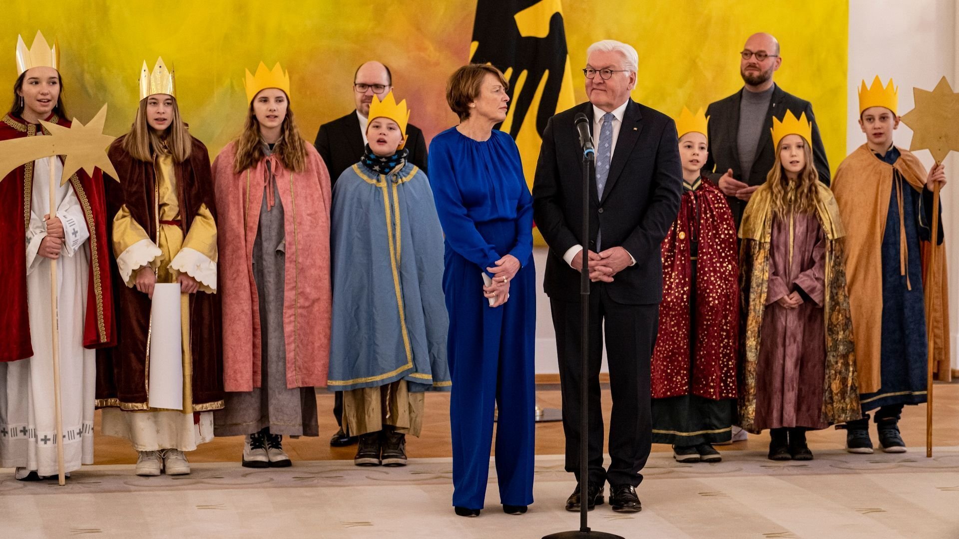 Sternsinger besuchen Steinmeier im Schloss Bellevue