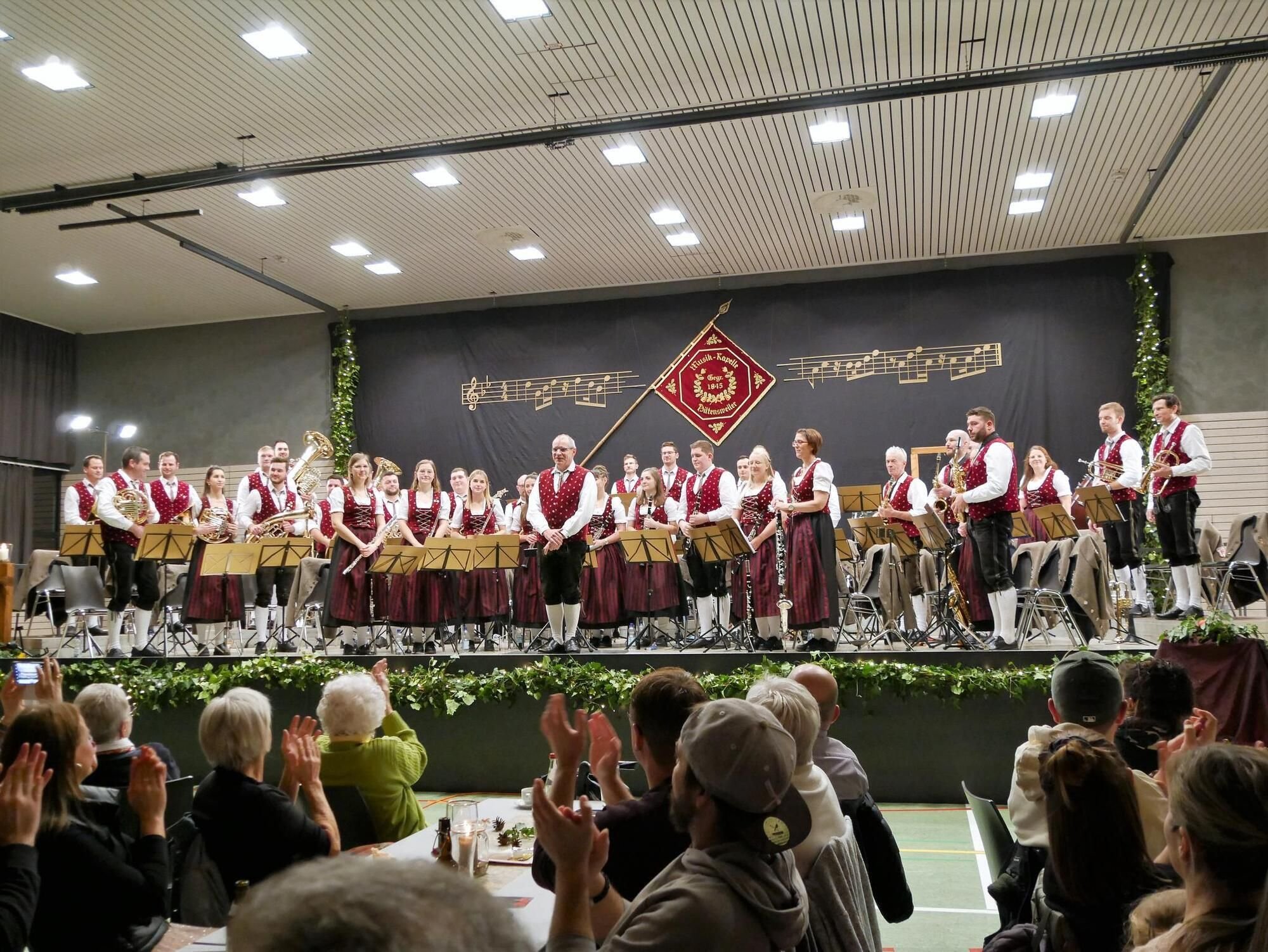 Neuer Dirigent Thomas Martin stellt sich beim Adventskonzert vor