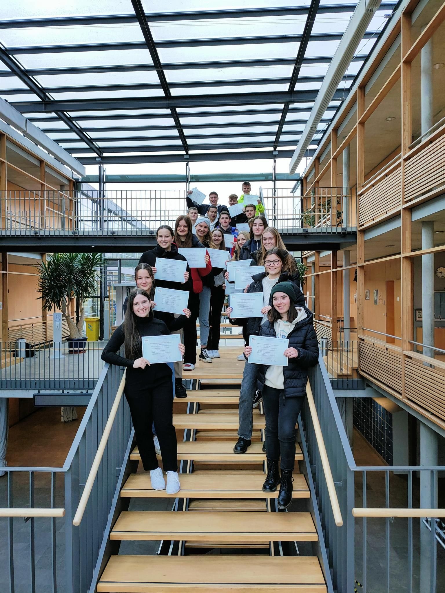 28 französische Sprachdiplome am Staufer-Gymnasium verliehen