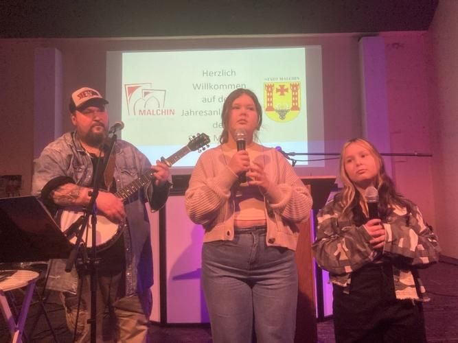 170 Malchiner beim Jahresanlauf im Kulturhaus