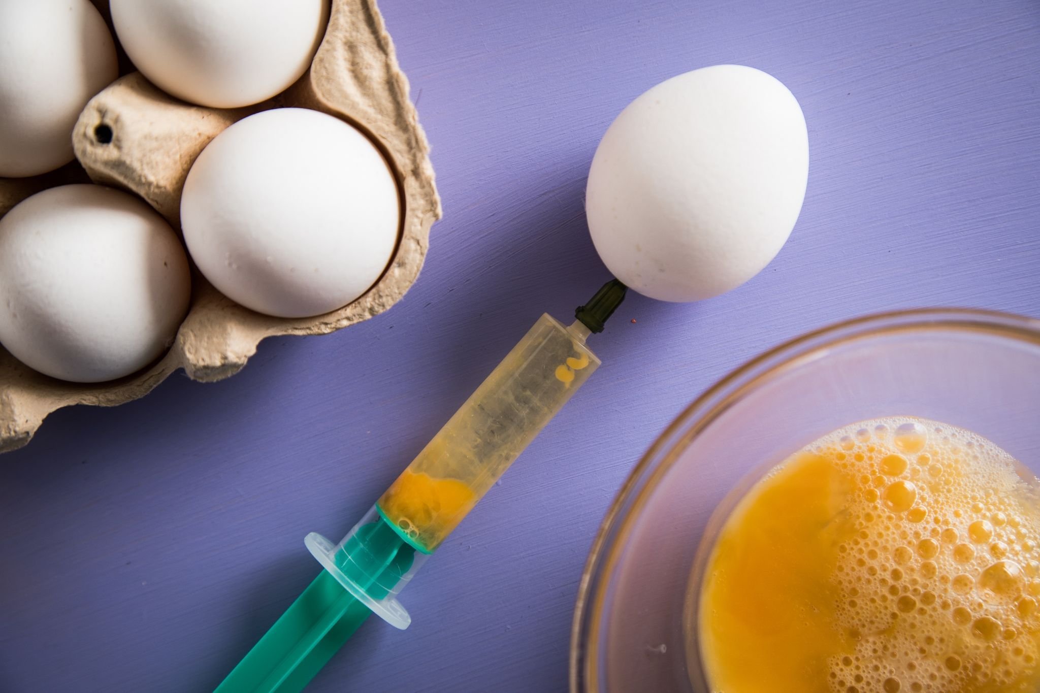 Eier ausblasen ohne auspusten – diesen Trick müssen Sie kennen