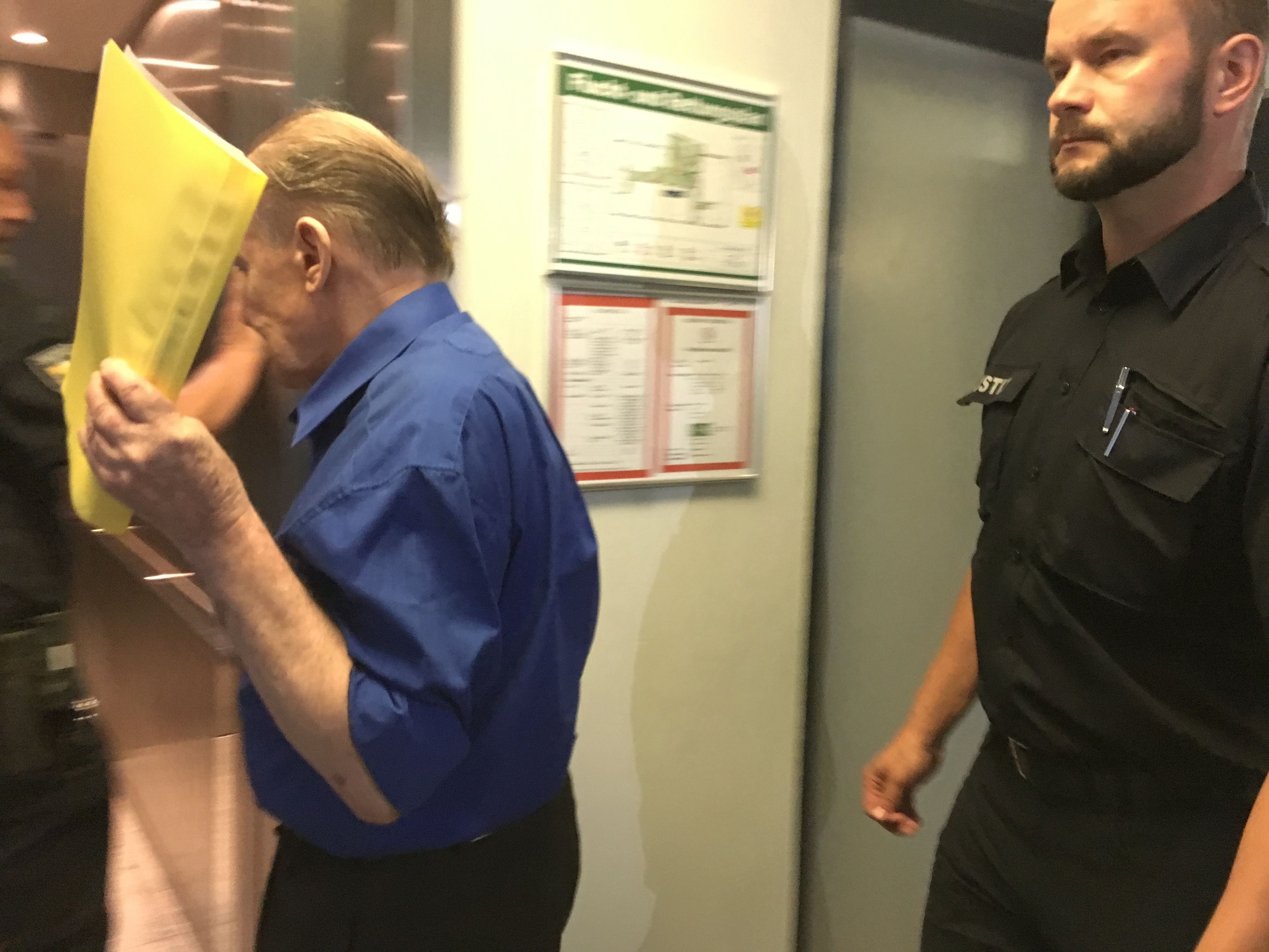 Ein Leben hinter Gittern mit mehr als 80 Lebensjahren