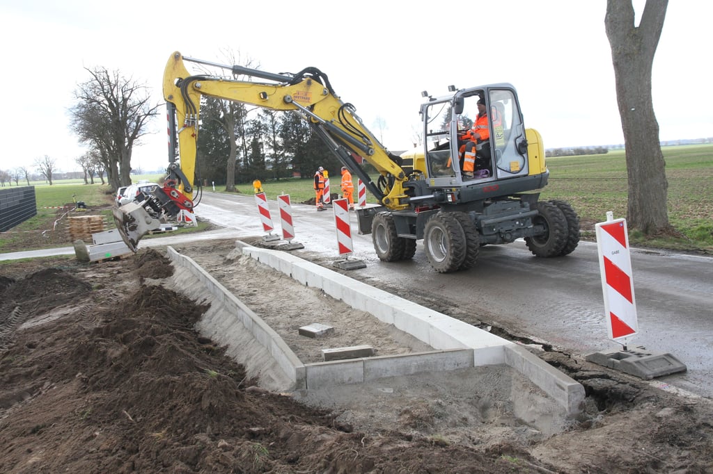 L261, B110, Straßenbau, Baustellen, Vollsperrung, Sanierung ...