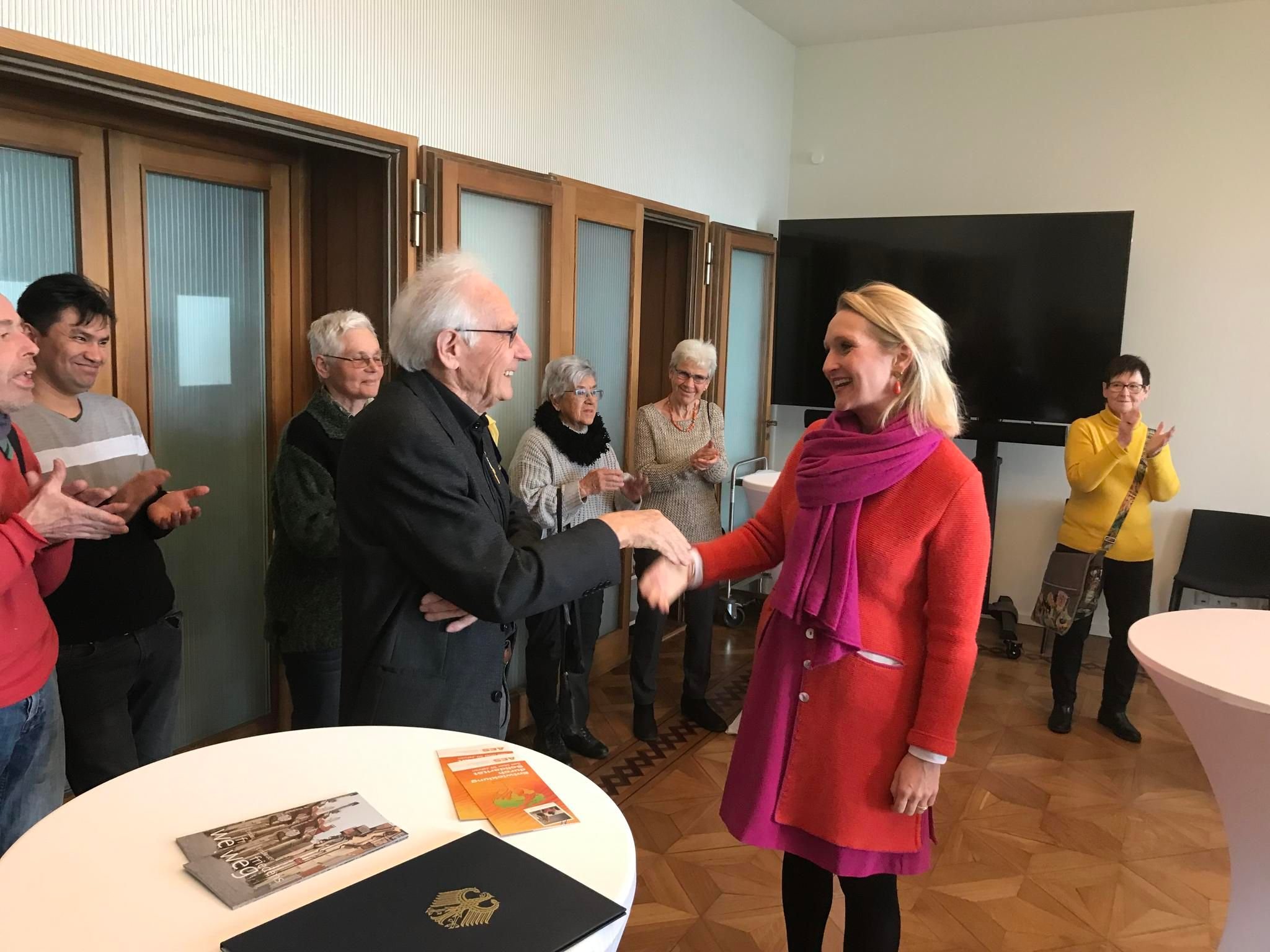 Oberbürgermeisterin Claudia Alfons würdigt Dietmar Stoller