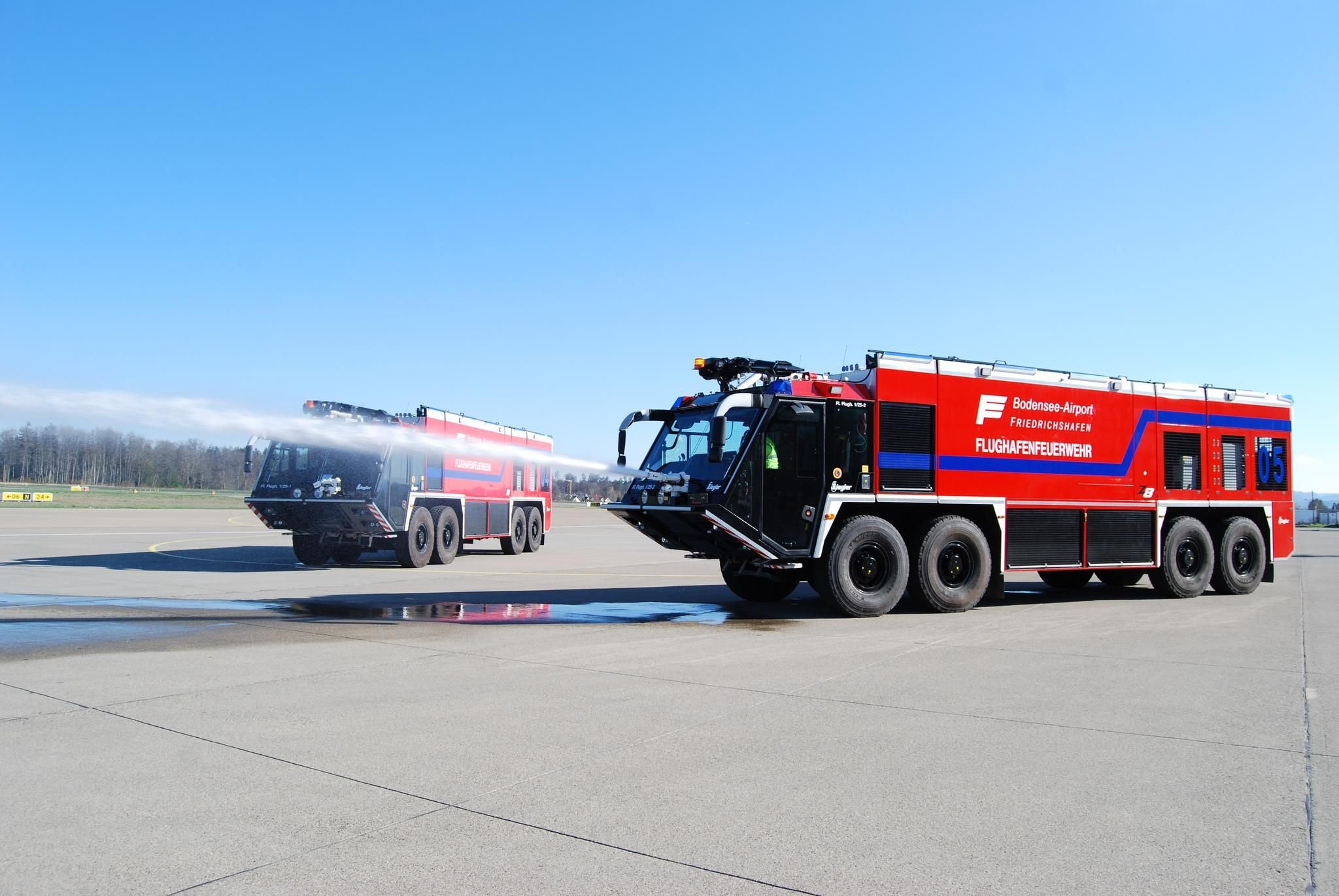 Friedrichshafen: Flughafen hat neue Feuerwehr–Fahrzeuge