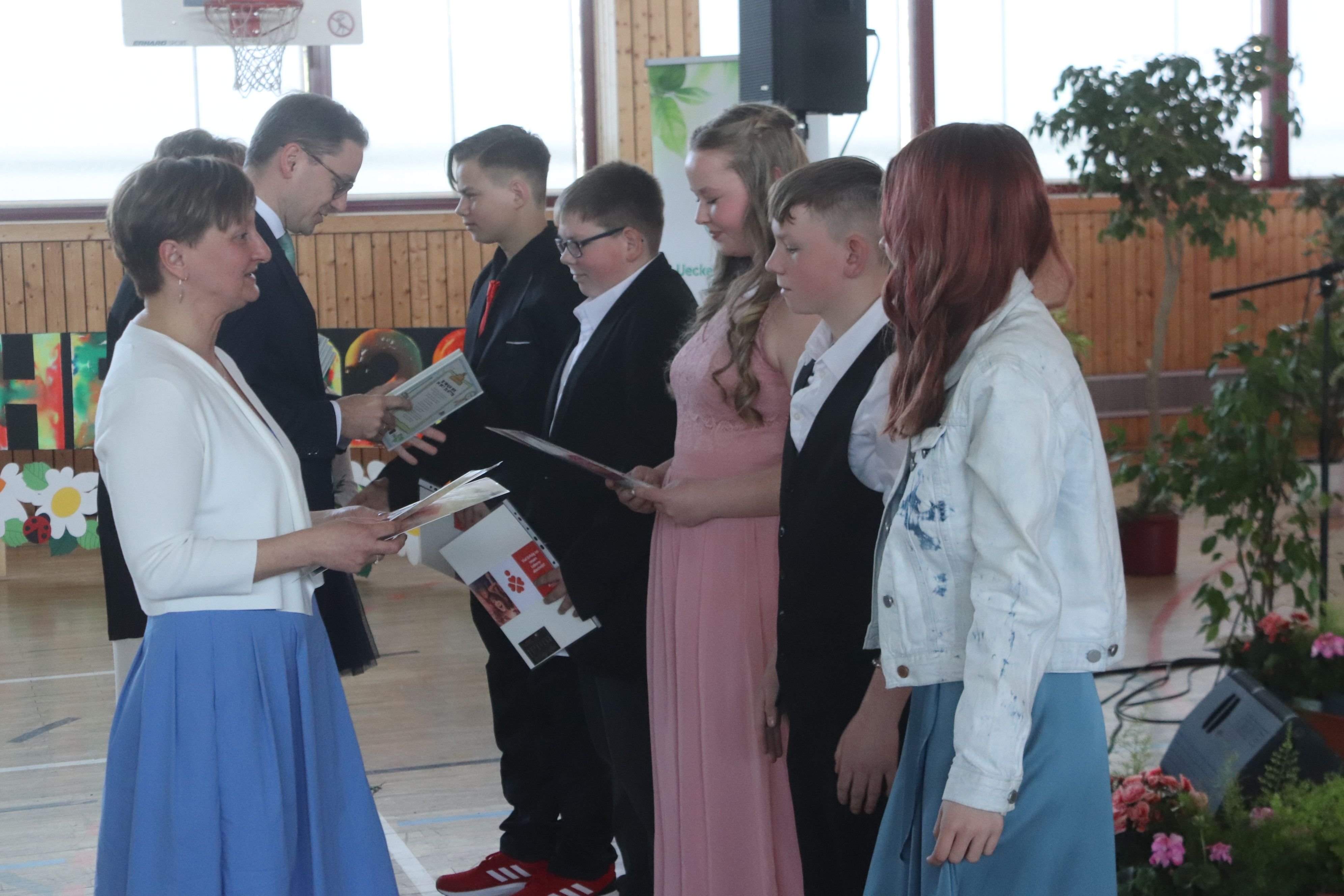 So festlich und mitreißend feiern die Strasburger ihre Jugendweihe