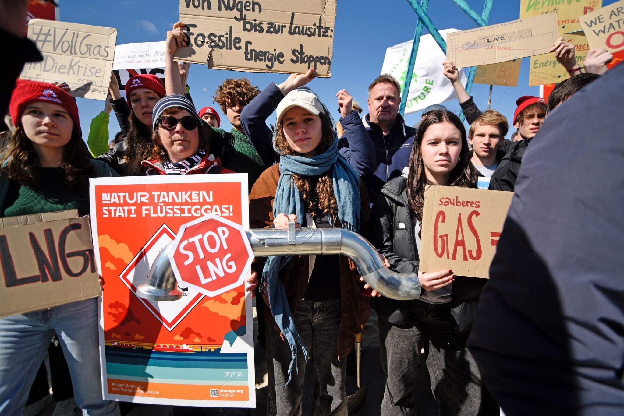 Gegner von Gasterminal auf Rügen wollen weiter protestieren Gegner von Gasterminal auf Rügen wollen weiter protestieren