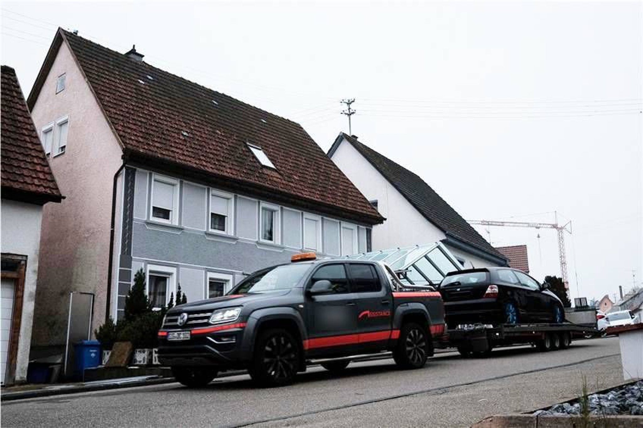 Mord Altenstadt/Laupheim: Polizei nimmt drei Verdächtige fest Mord Altenstadt/Laupheim: Polizei nimmt drei Verdächtige fest