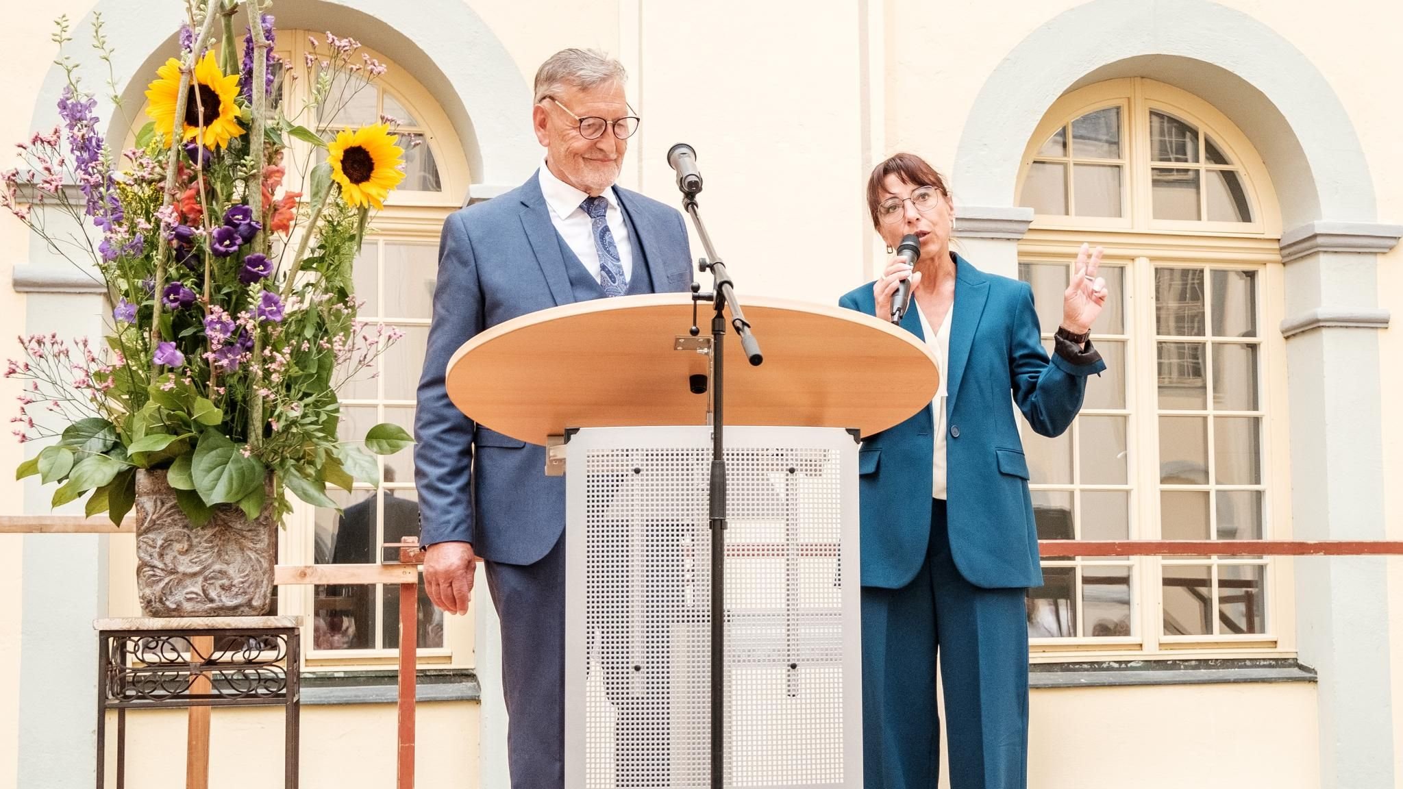 Tettnangs neue Bürgermeisterin Regine Rist legt Amtseid ab