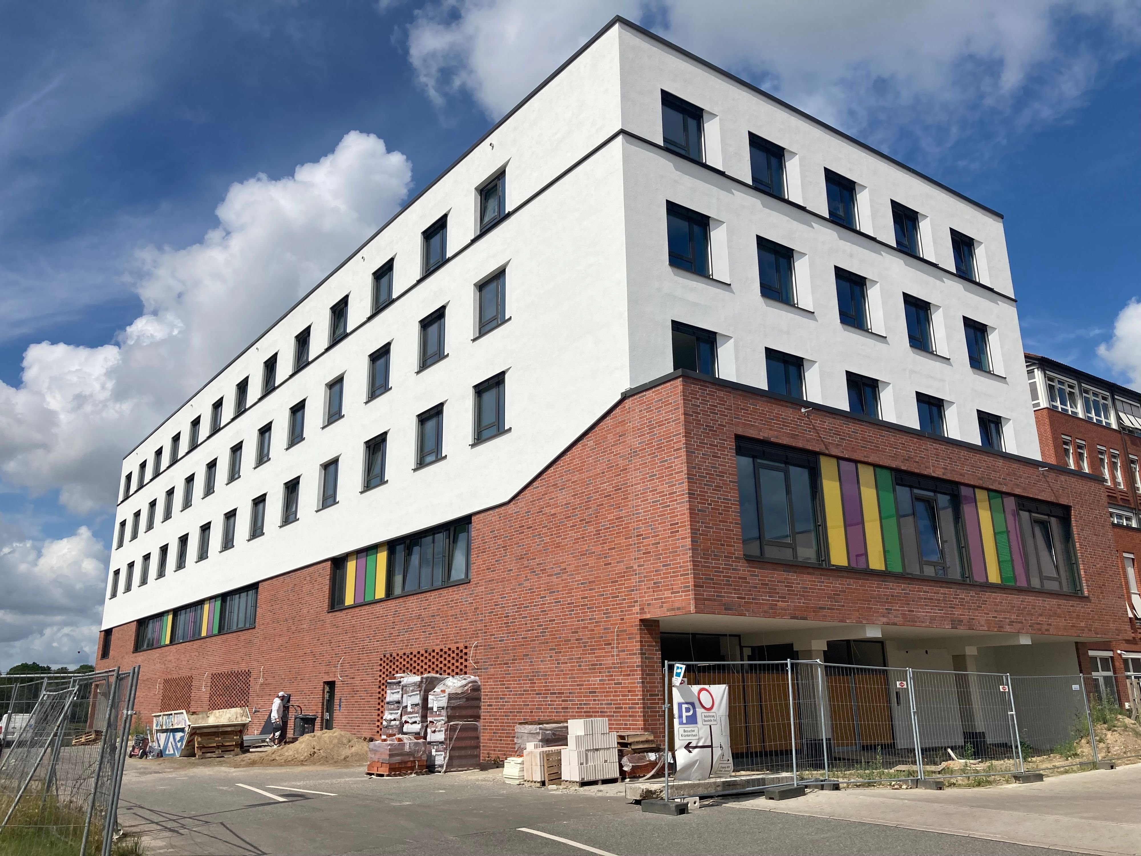 Neubau mit Intensivstation und Kreißsälen wird im Dezember eröffnet